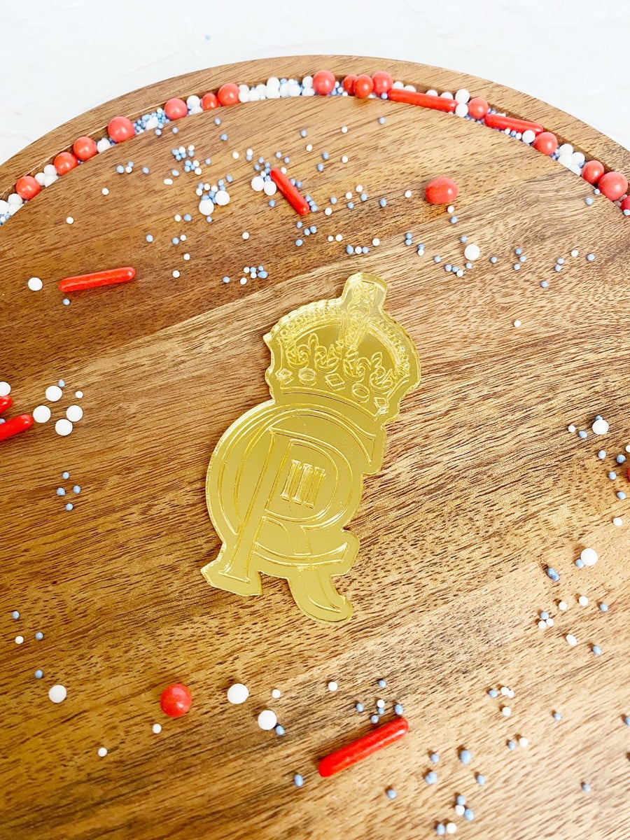 Coronation Royal Cypher Engraved Charm – Cake Craft by Charlotte & May